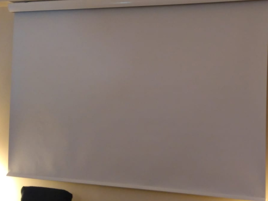 Storlu ve Motorlu Projeksiyon Perdesi (Sinema Perdesi) Kullananlar ...